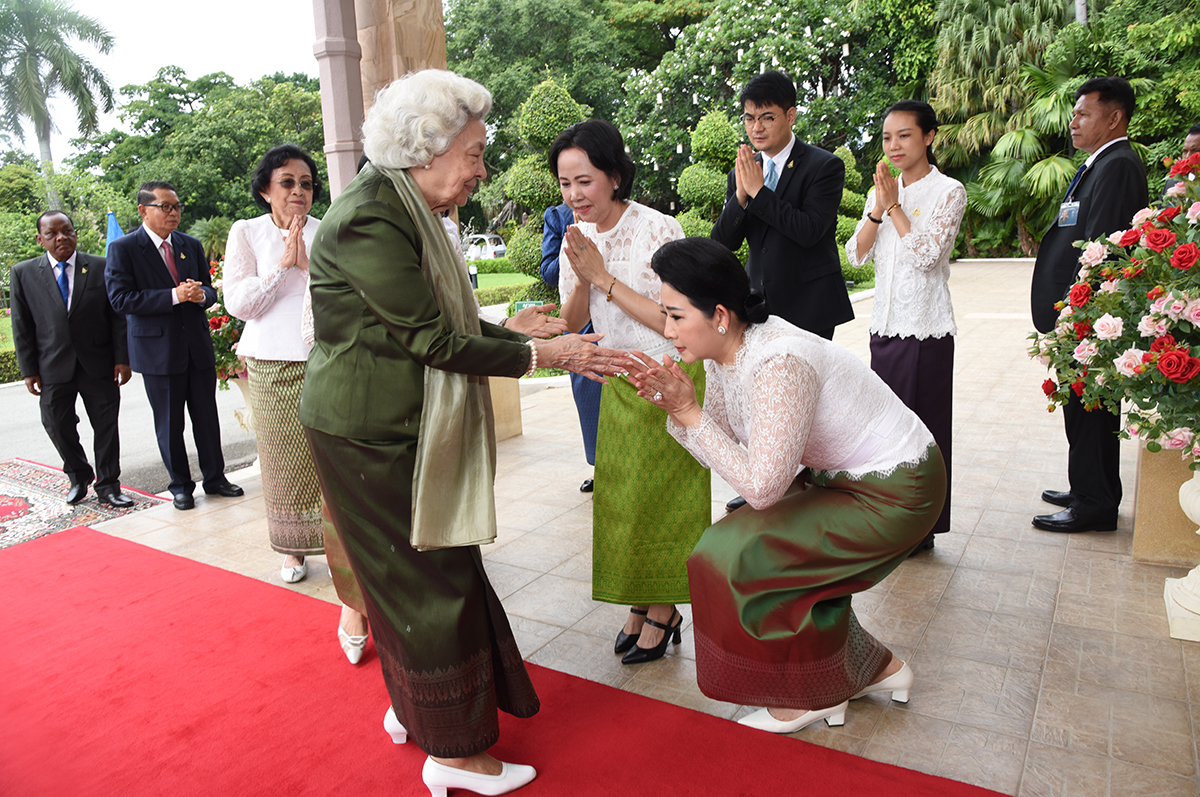 King-Father Norodom Sihanouk of Cambodia - Family of King-Father ...